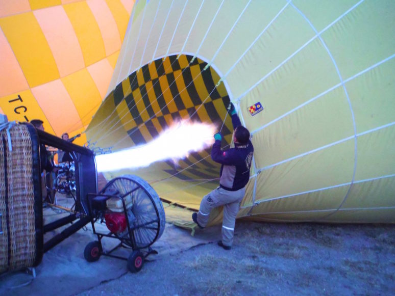 HOT AIR BALLOONING IN CAPPADOCIA | We Are Travel Girls