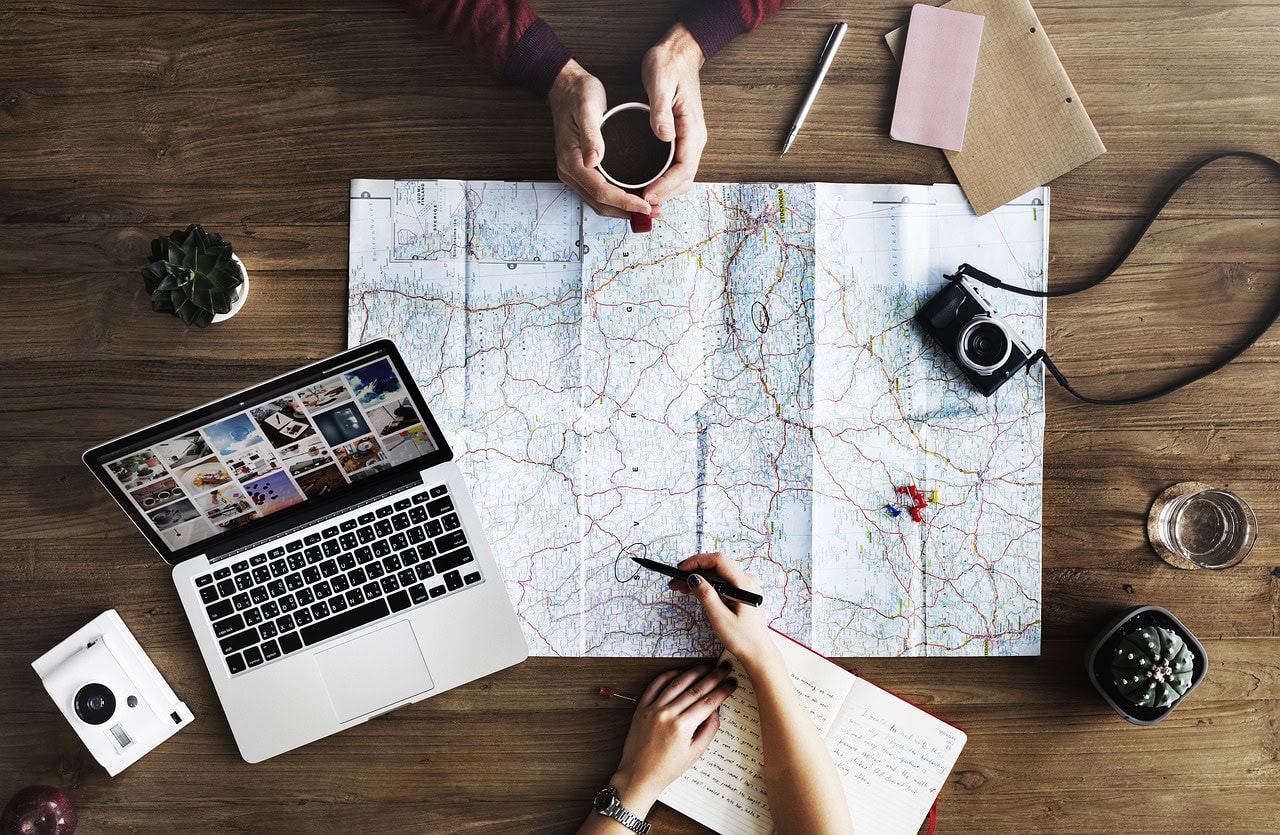 12 Ways To Earn Money While Traveling | We Are Travel Girls