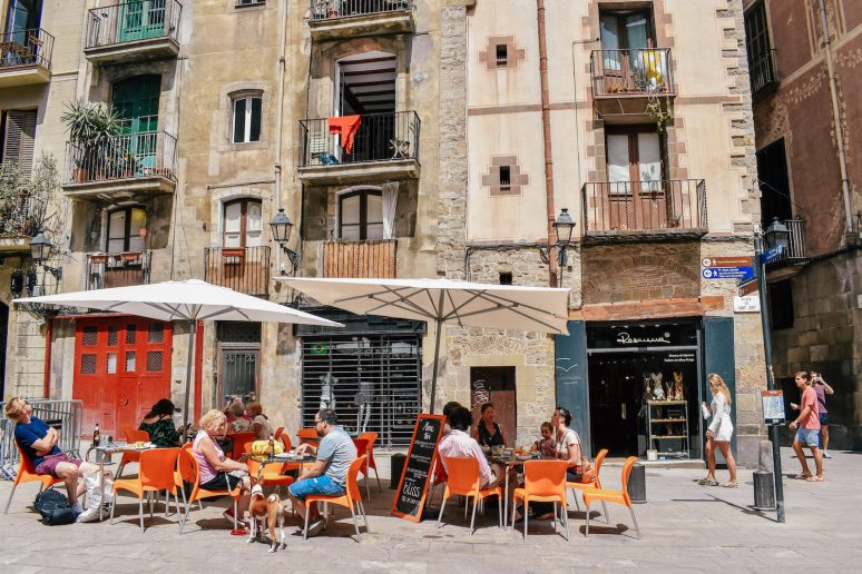 How To Have The Perfect Girls Getaway In Barcelona | We Are Trave Girls