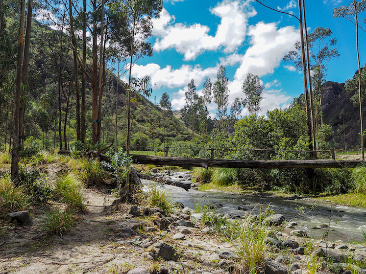 How To Solo Hike The Quilotoa Loop In Ecuador | We Are Travel Girls