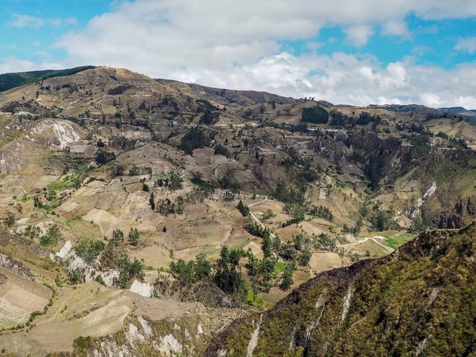 How To Solo Hike The Quilotoa Loop In Ecuador | We Are Travel Girls