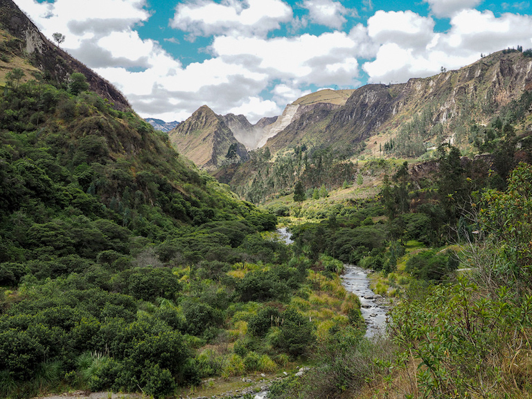 How To Solo Hike The Quilotoa Loop In Ecuador | We Are Travel Girls